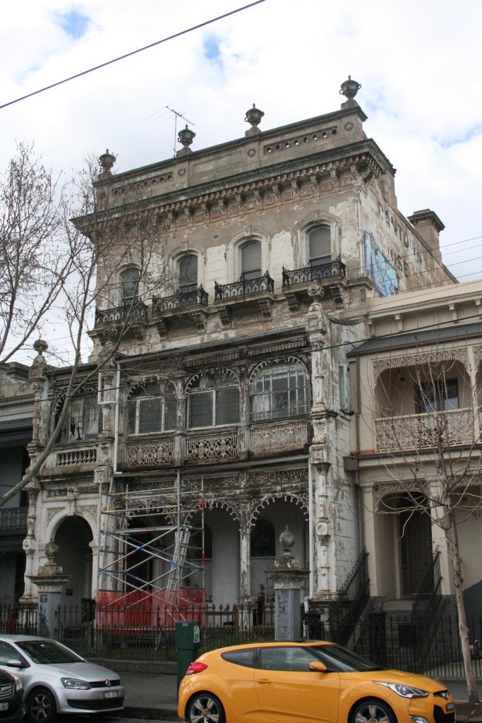 Architectural extremes on Nicholson Street | Melbourne Circle: stories ...